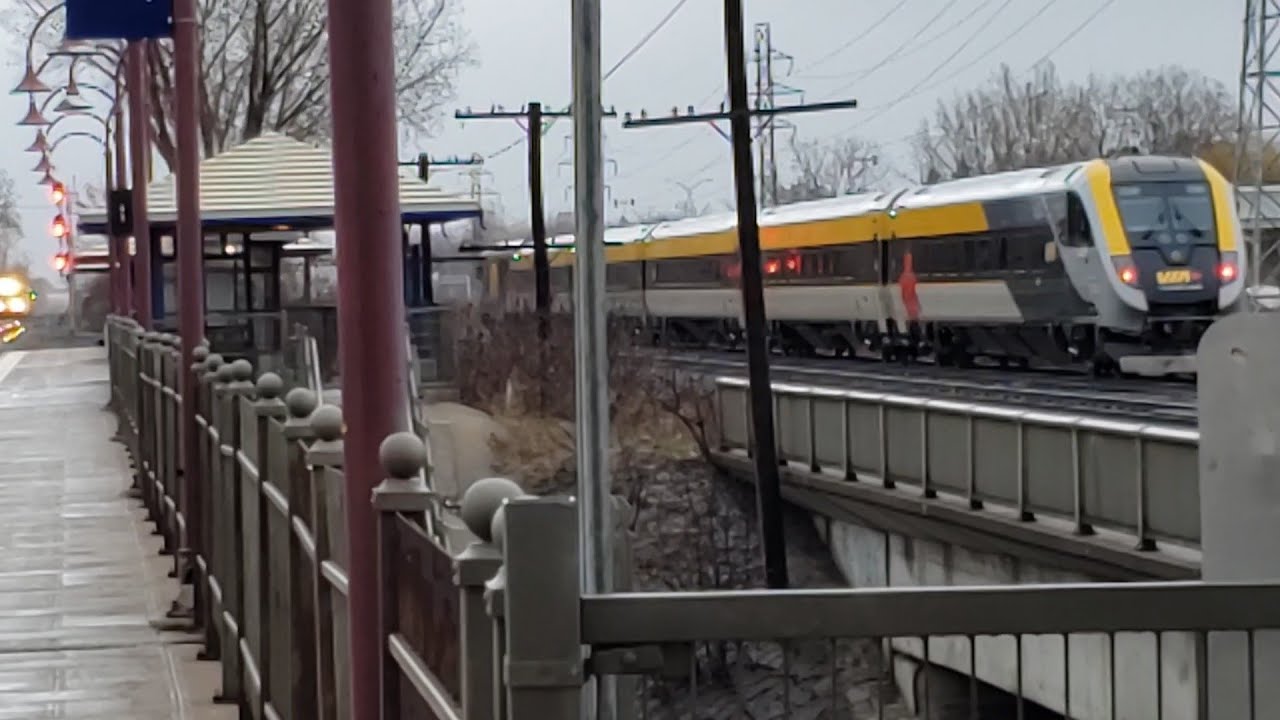 TRAINS 2 For 1 Via Rail Siemens Venture Trainset and EXO Commuter at ...