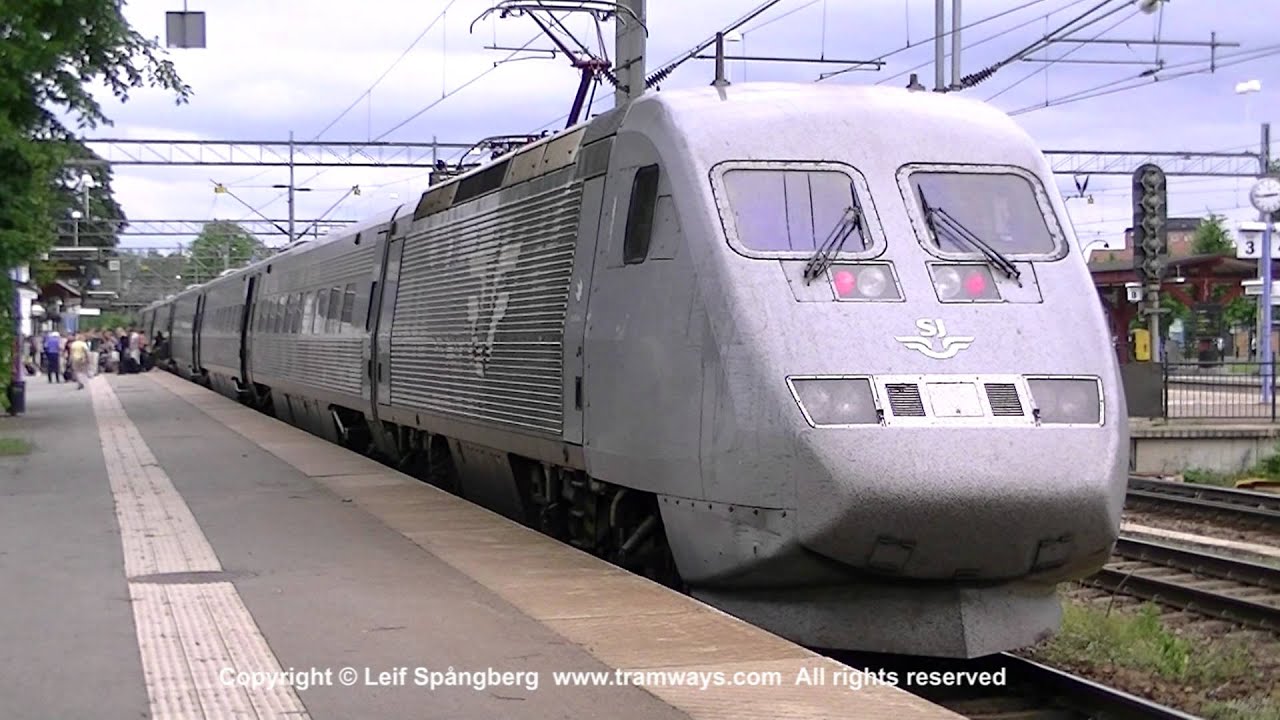 SJ X2 train in Katrineholm, Sweden - YouTube