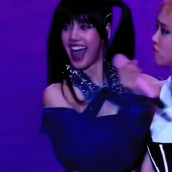 Rosie looks at Jenny and Jenny looks at Rosie, Rosie's cute angry face🥺 ...