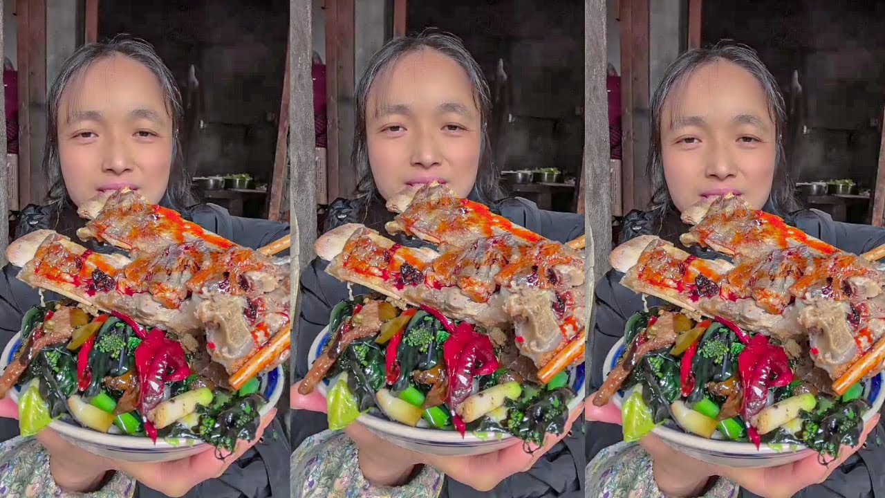 Sister Liu: Eating A big bowl full of delicious food! - YouTube