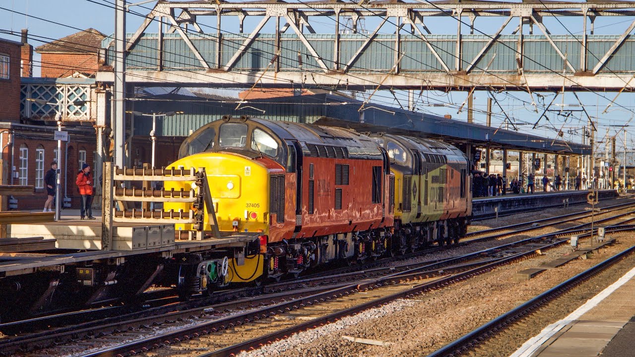 37254 and 37405 Doncaster 16/12/23 - YouTube
