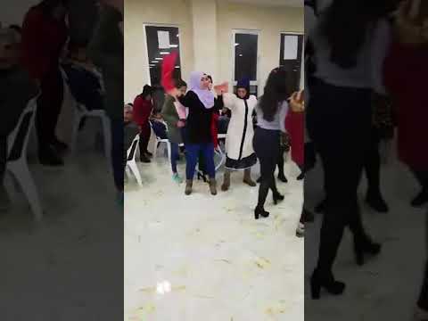 HALAY BAŞINDAKİ ABLA ÇOK GÜZEL OYNUYOR ZAFER SAZ GRUBU KARAKIZ NE GÜZELSİN