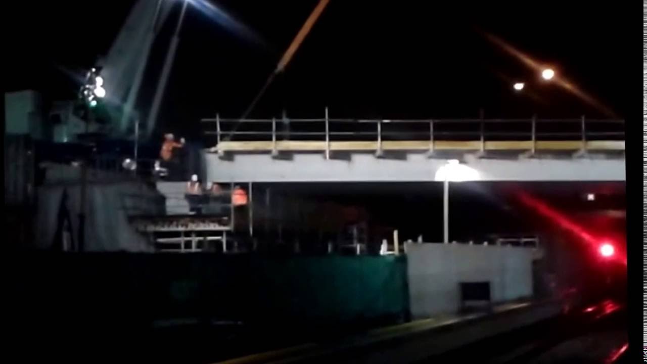 Project AMETI Super-T Beam Landing for Panmure Highway brige up grade ...