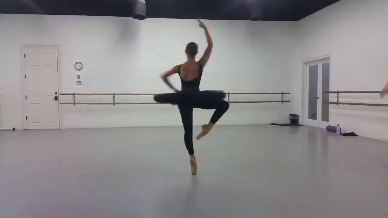 Sophia Lucia working on turns en pointe! - YouTube