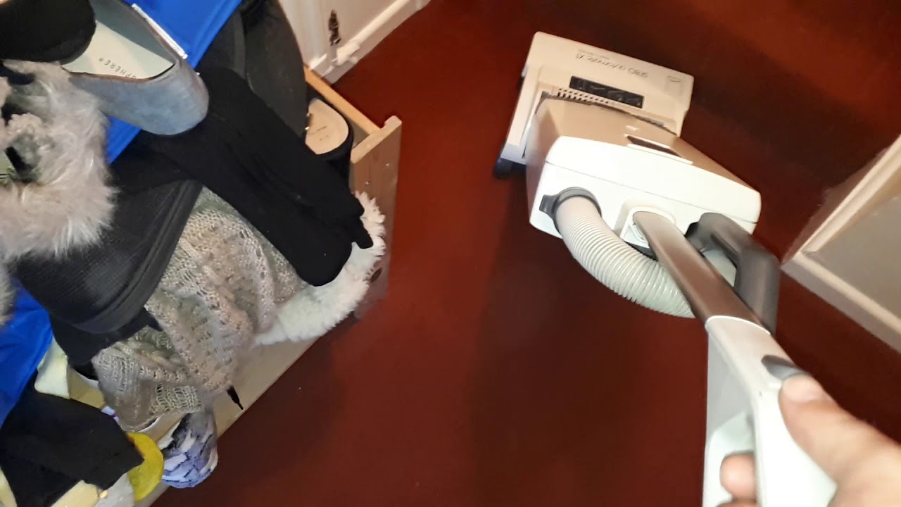 Sebo x1 white - YouTube