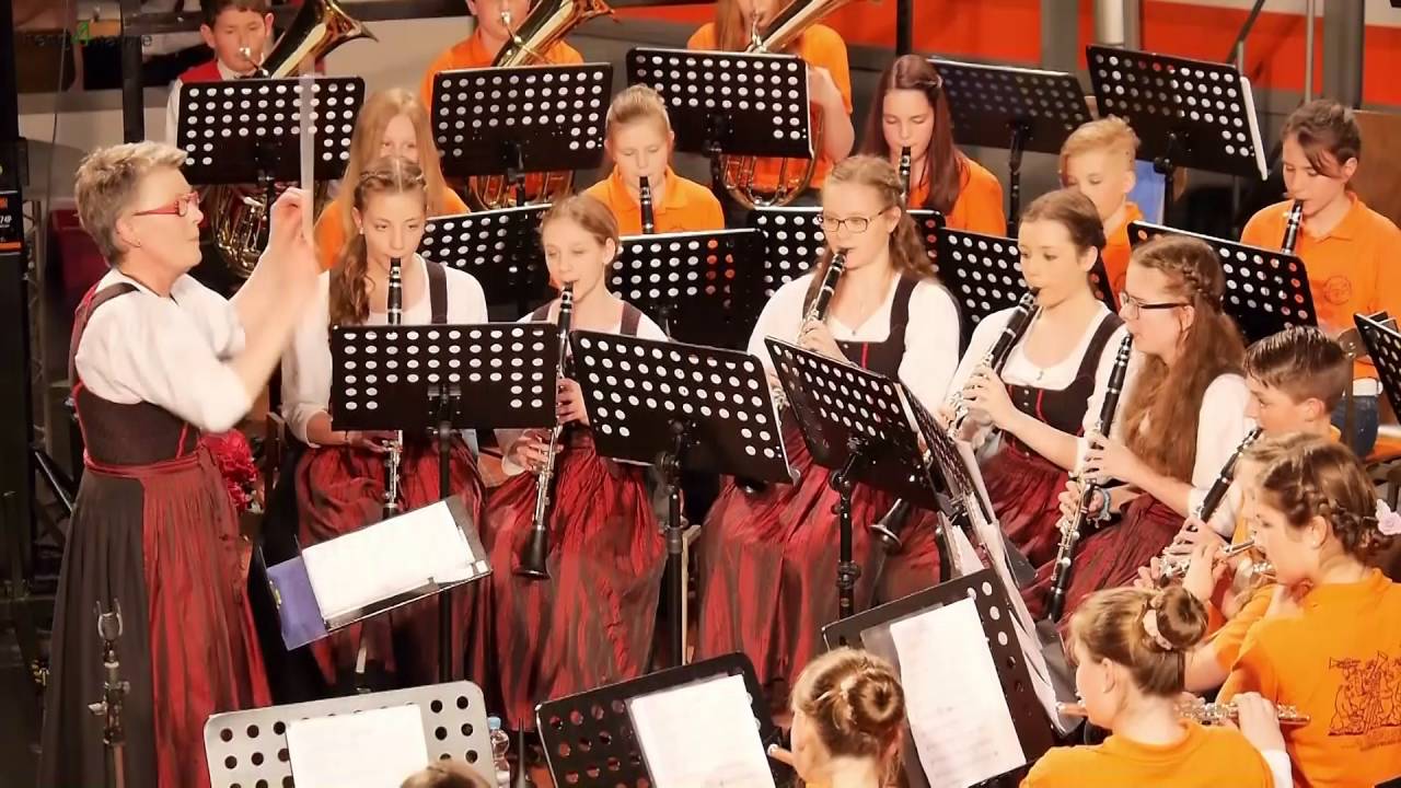 Bayer. Wald: Jugendblaskapelle des MV Schlag spielt -SMS Polka- - YouTube
