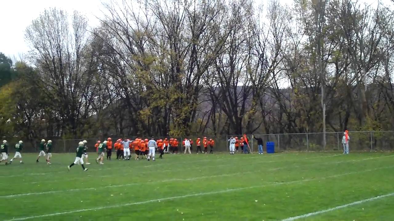 Zi6_1259.MOV 7th Grade Modified Football Vestal @ UE 10/30/10 - YouTube