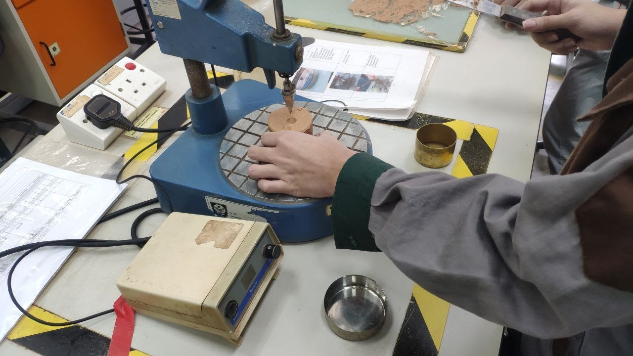 BFC 31901:Open-Ended Lab—Plastic Limit & Liquid Limit test by Cone ...