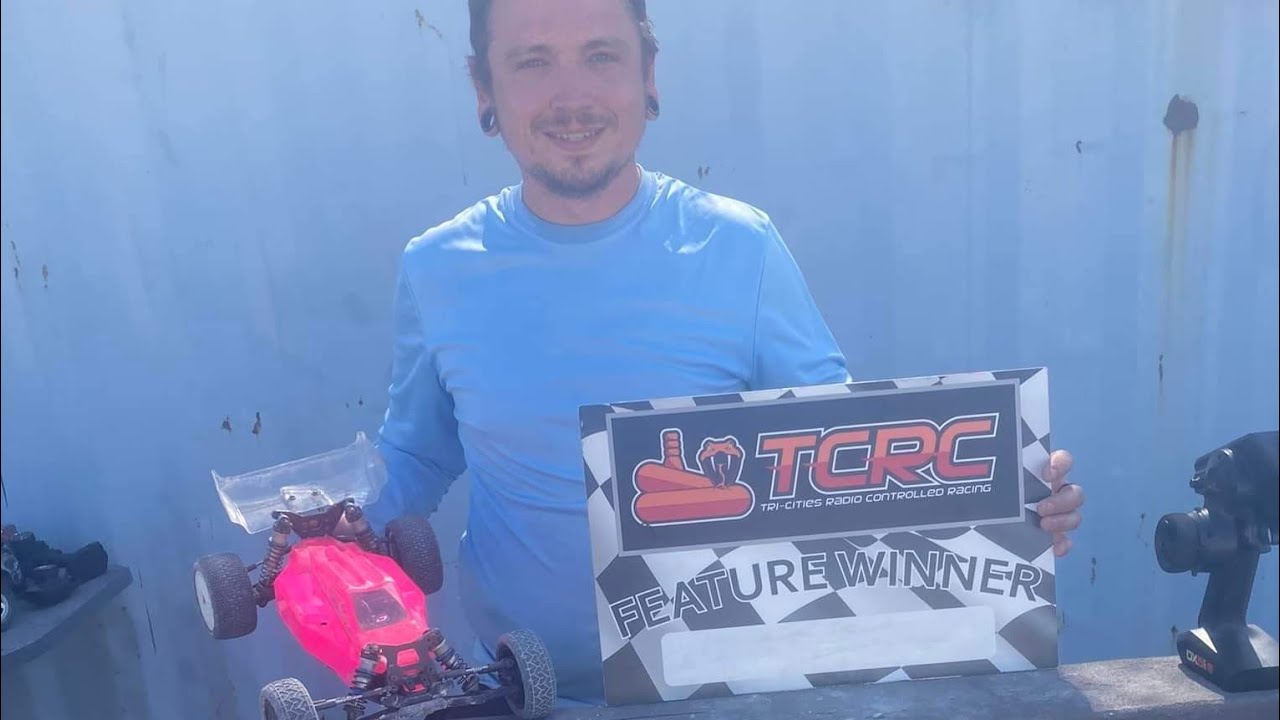 2wd Buggy Main Event RC Race #5 Team Associated 6.1d - YouTube