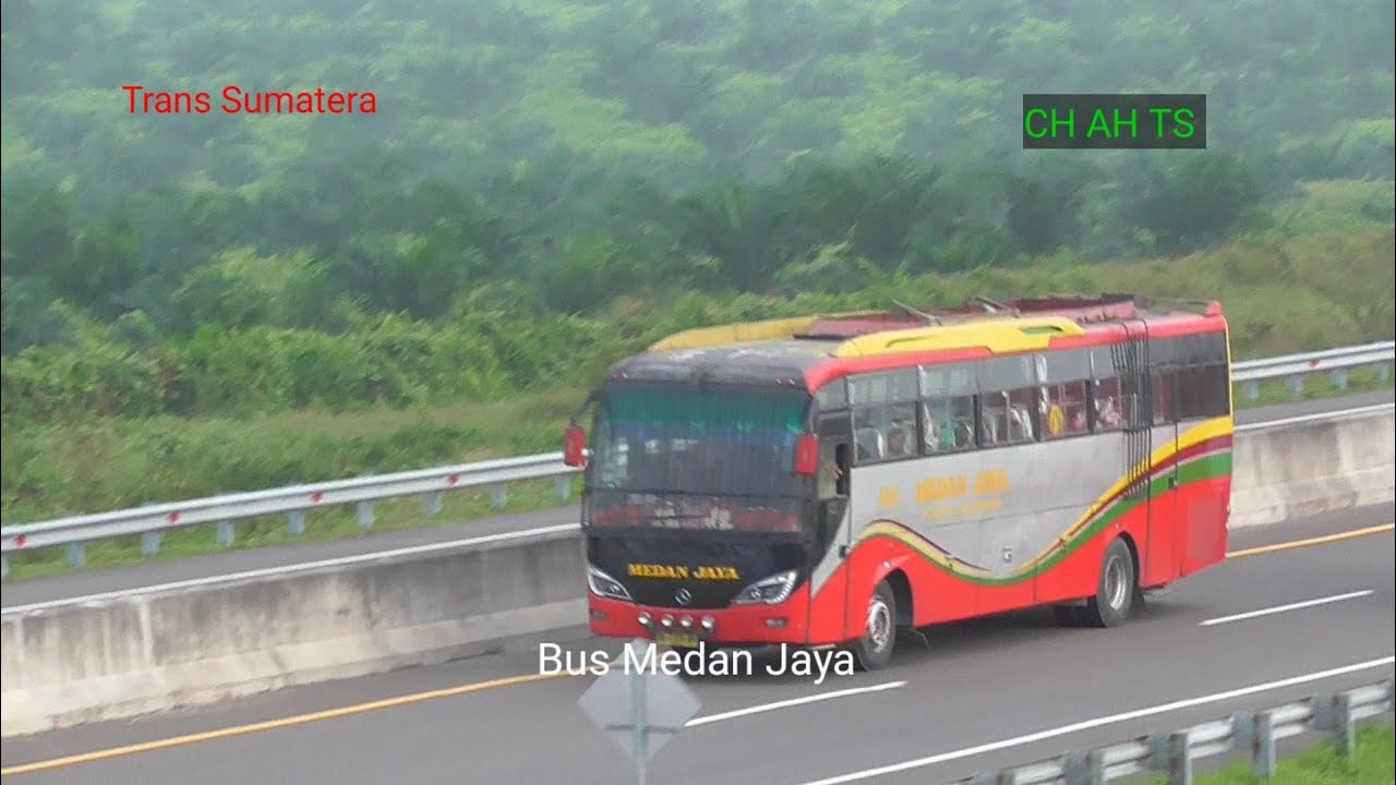 Bus Medan Jaya lintas pagi area jalan tol - YouTube