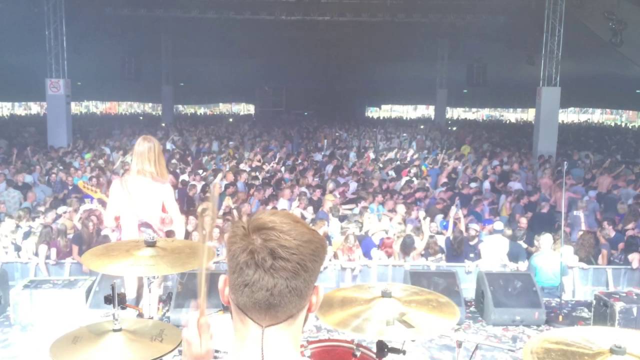 Biggest circle pit - YouTube