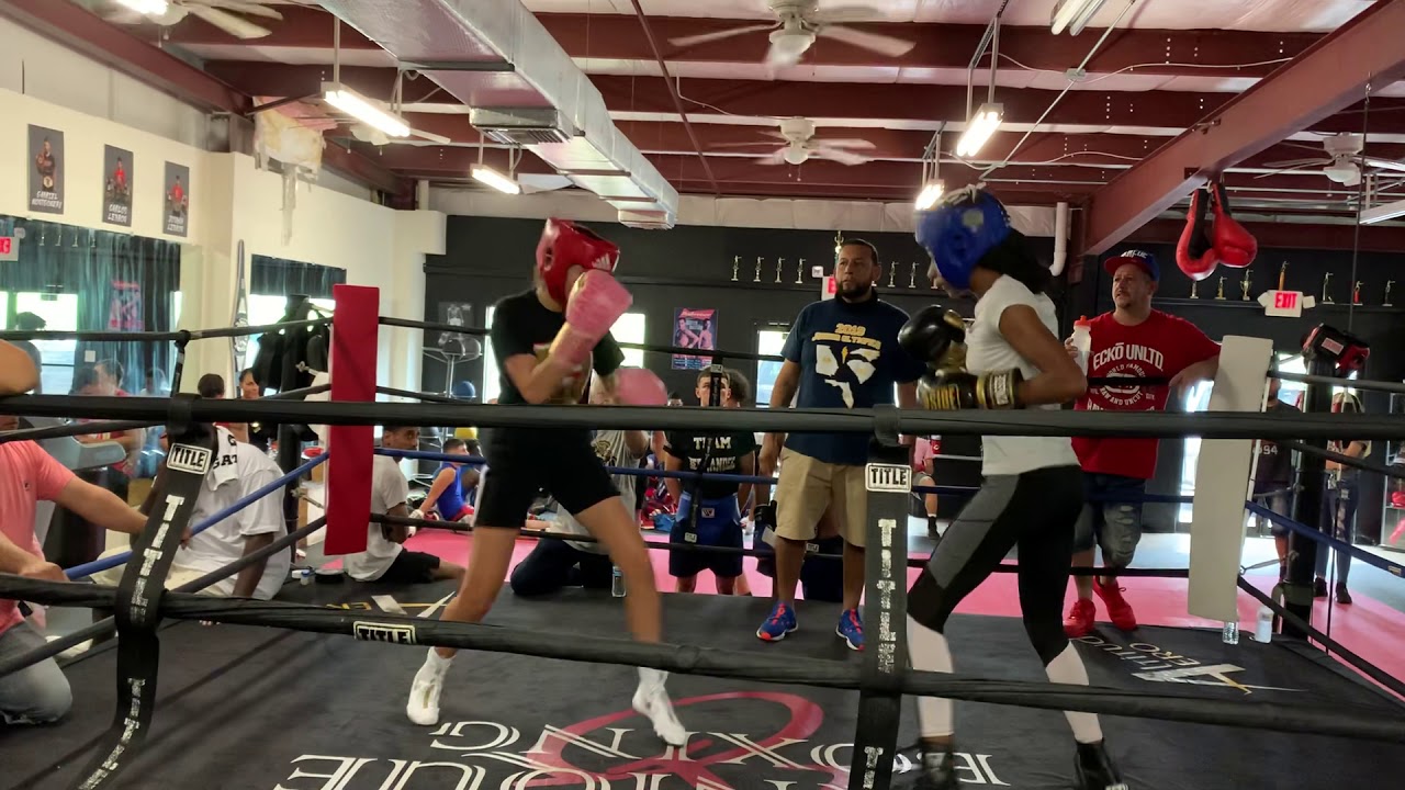 Female amateur boxing 3 of 4 sparring 3rd round. - YouTube