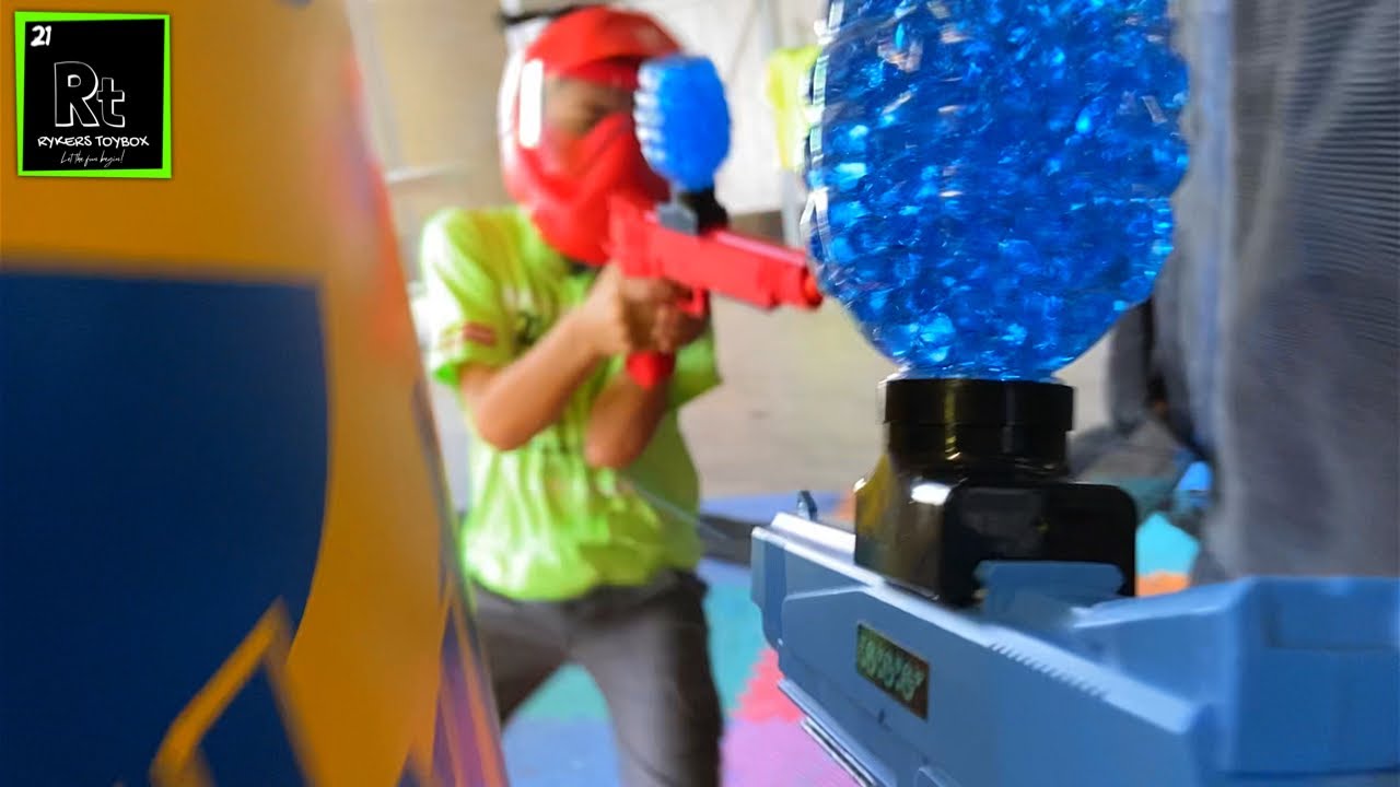 Gel Blaster Pistol War 1v1 - YouTube