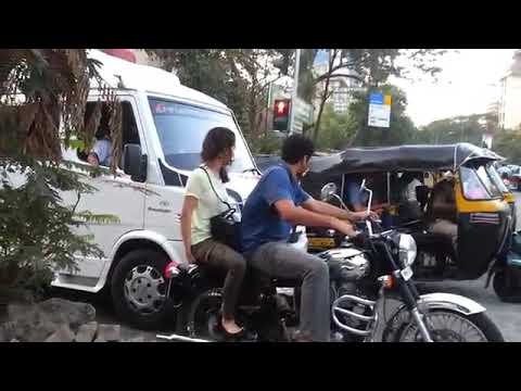 Ok_Jaanu_&_Aashiqui_2_hero_&_heroine_on_bike_in_mumbai_road - YouTube