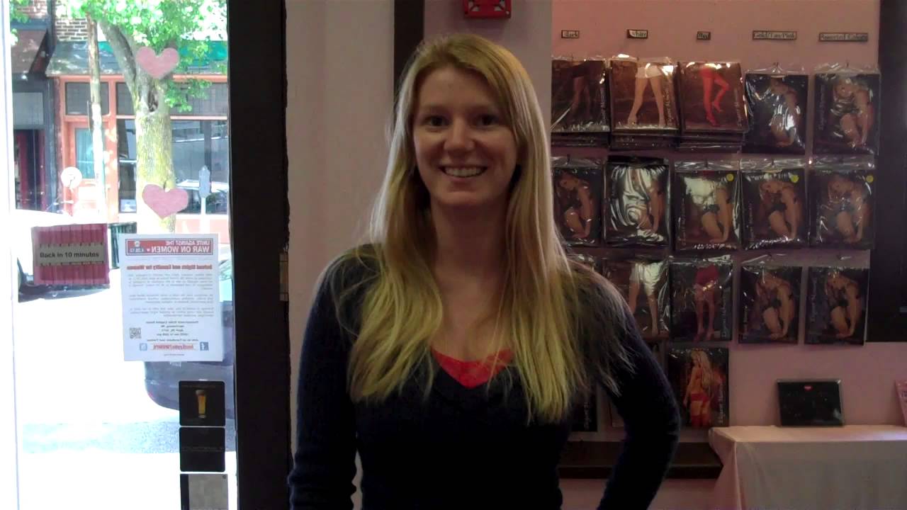 Jill McDevitt at the Feminique Boutique in West Chester, Pa - YouTube