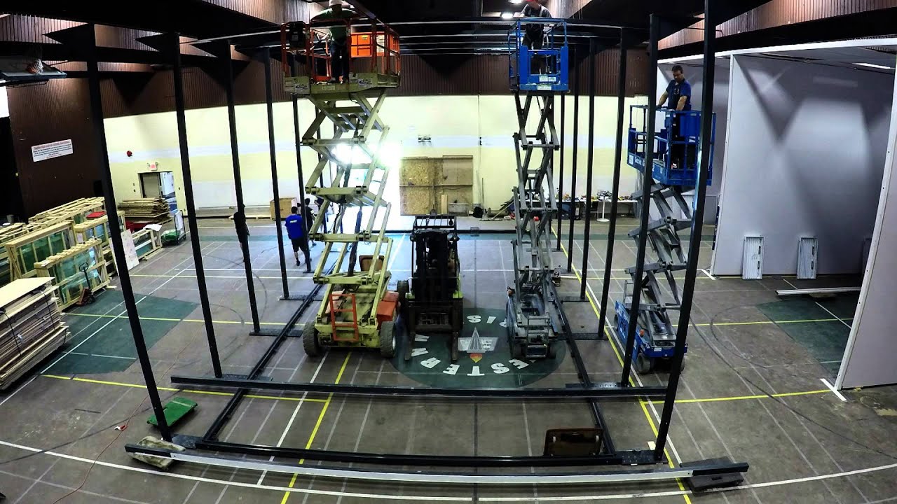 Regina Court Club - All-glass racquetball court installation - slow ...