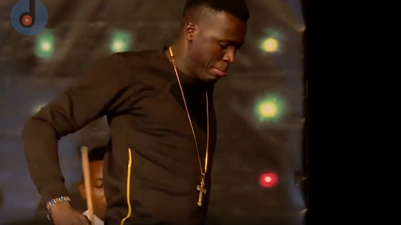 AKPORORO IN NEW COMEDY @ Celebrity Prayse 2017 - YouTube