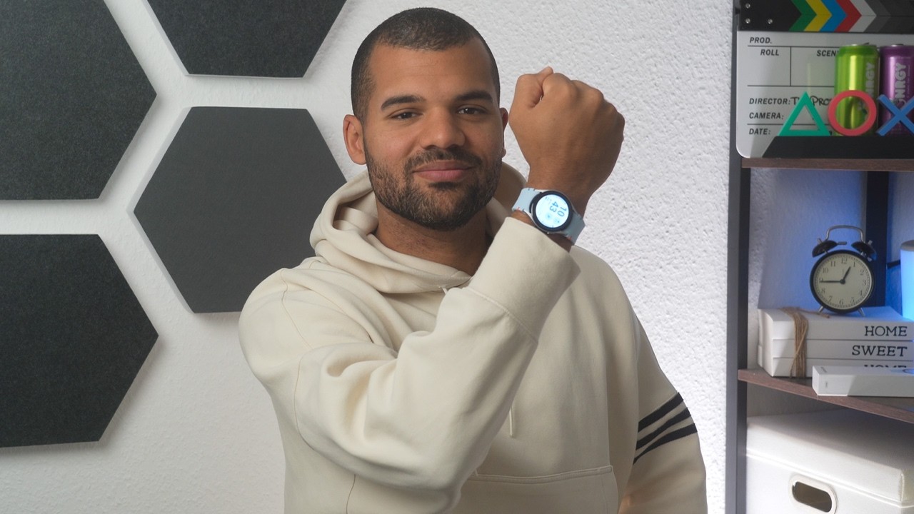 Samsung Galaxy Watch FE (review) l Full Tour Fan Edition! - YouTube