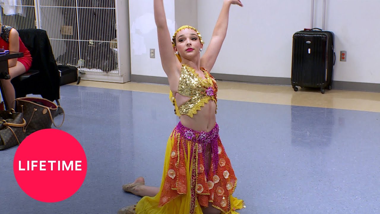 Dance Moms: Kendall and JoJo Go Head-to-Head (Season 5 Flashback ...