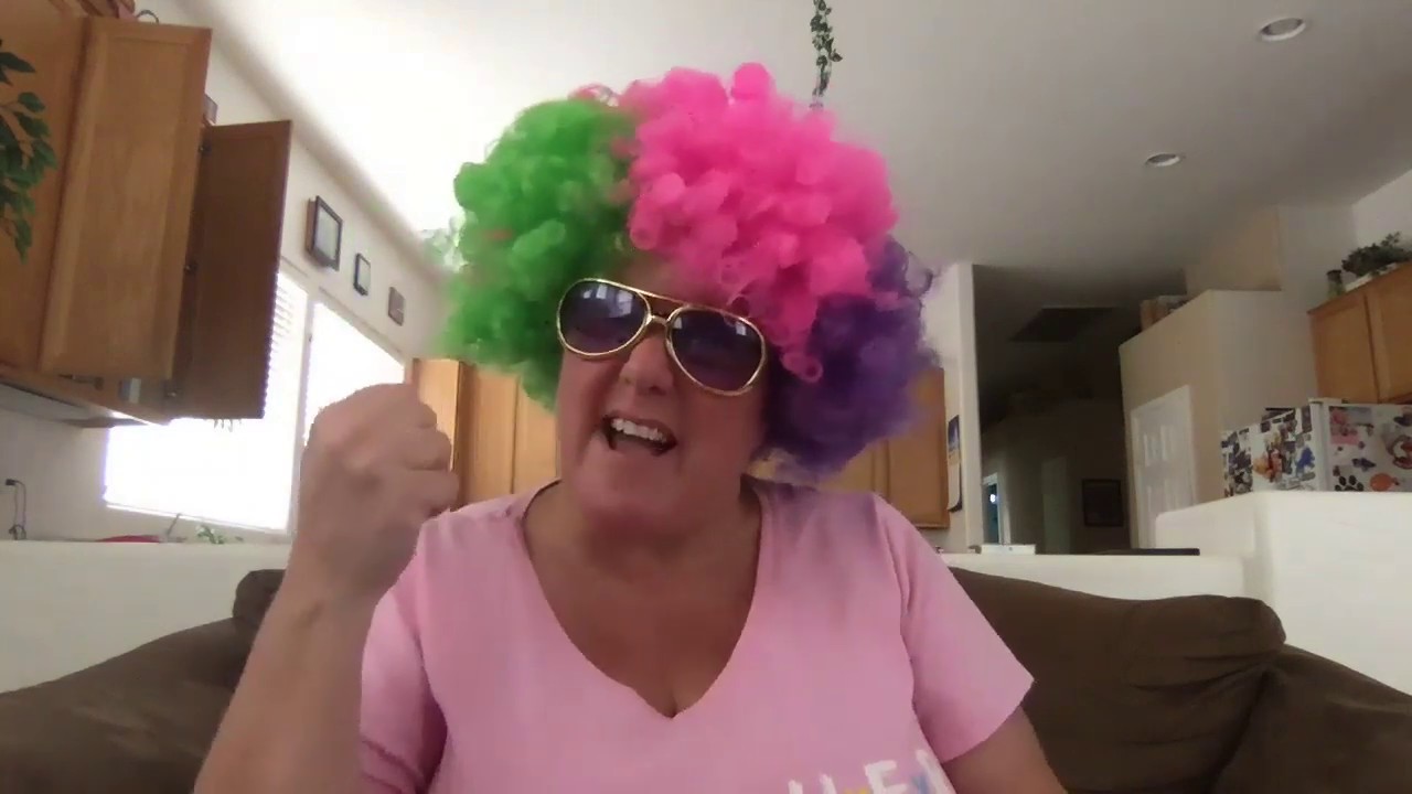 Mrs. Berenter reads Miss Suki is Kooky-Chapter 5 - YouTube