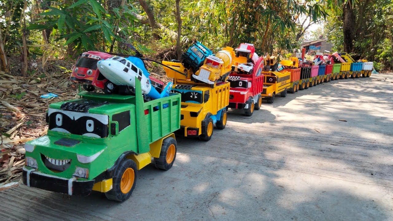 Mobil Truk Tronton Panjang Penuh Mobil Mobilan, Cakruk, Mobil Balap ...