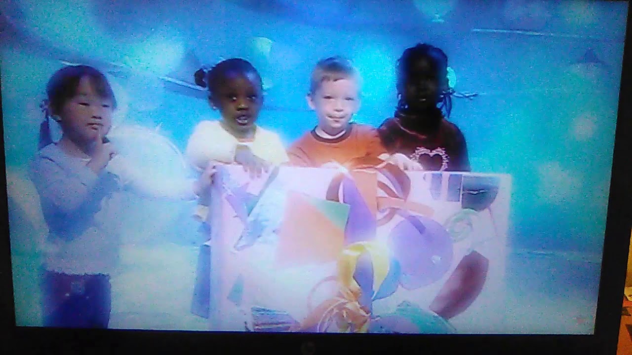 Boohbah: Big Windows Present Giving - YouTube