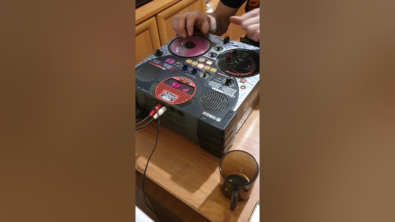 Yamaha DJX IIB playing some random music :) - YouTube