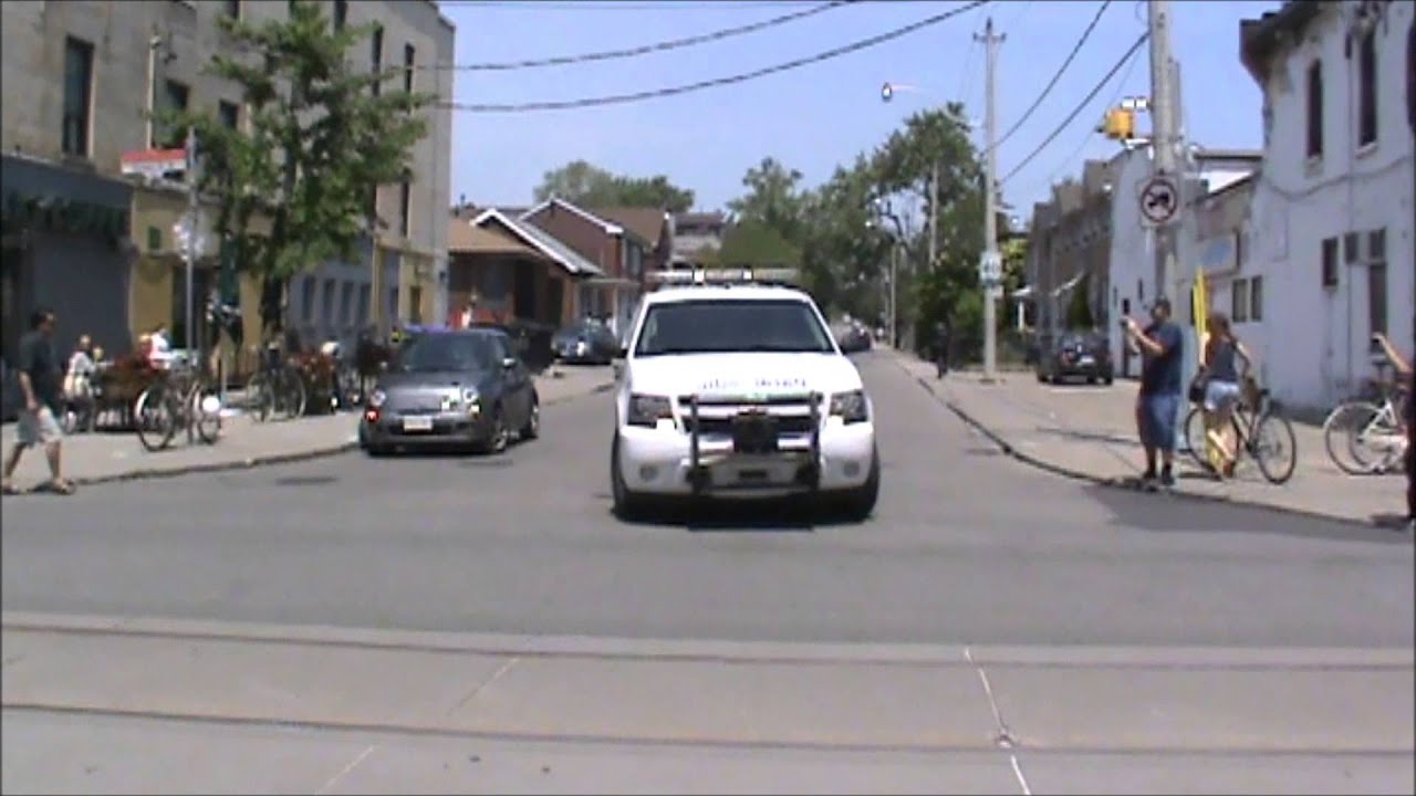 Toronto EMS Emergency Response Unit Responding - YouTube