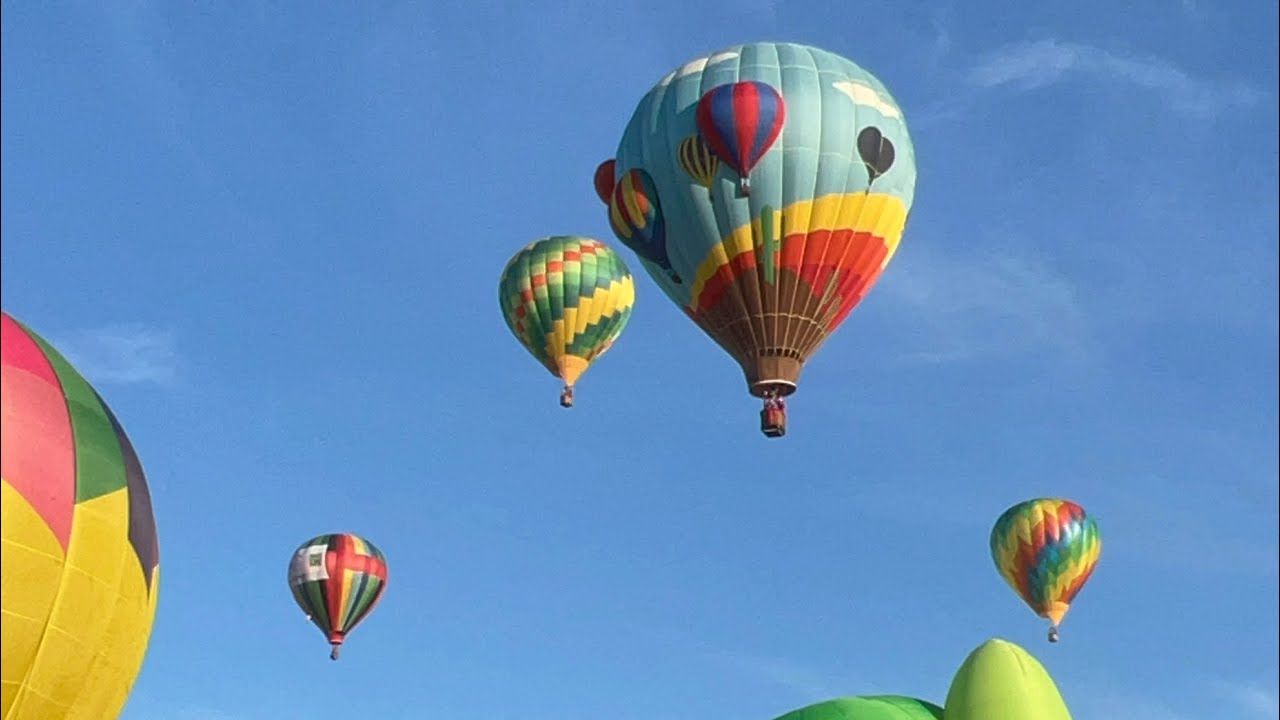 Hot Air Balloon/Participants of the Balloon race. - YouTube