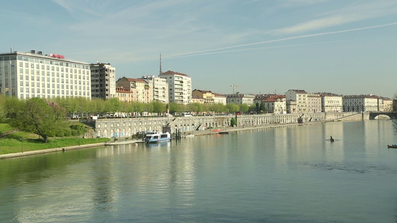 A lake in Turin Italy - YouTube