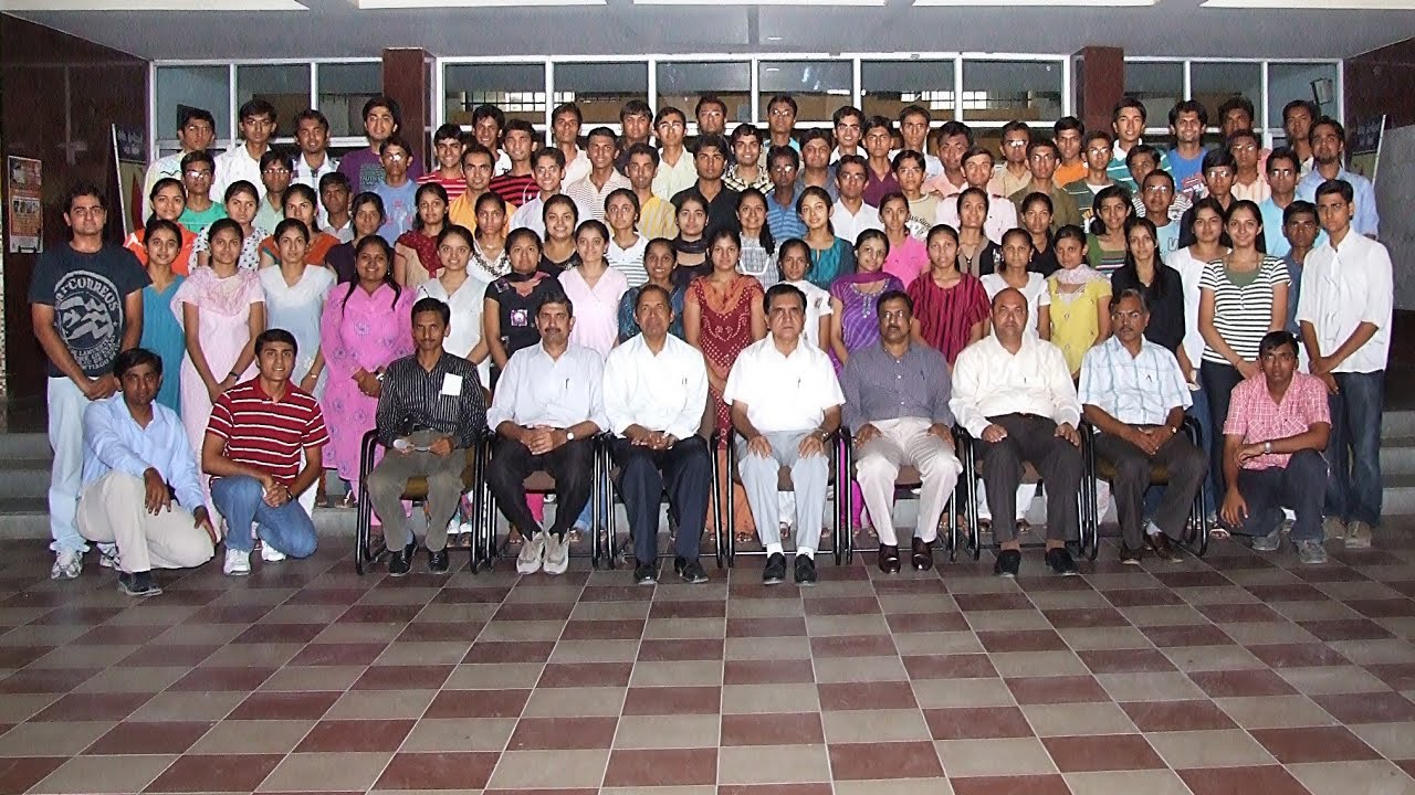 PDUMC, Rajkot (Gujarat) 2008 Batch - Muskurayega India - YouTube