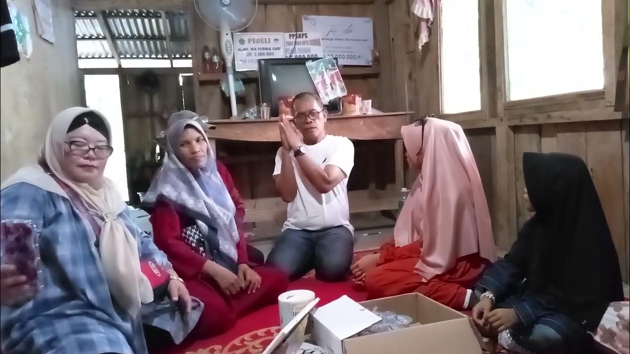 Wawancara Keluarga Almarhumah Nia Kurnia Sari sambil melihat kondisi kamar Almarhumah - YouTube