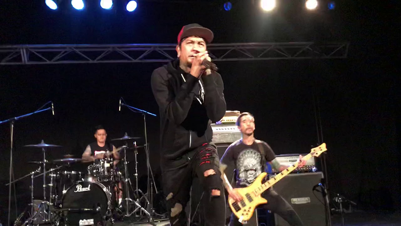 Slapshock live @ Sydney metro - YouTube