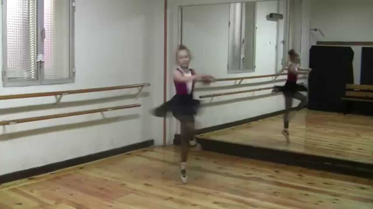 Amazing fouettes triples , ballet pointe - YouTube