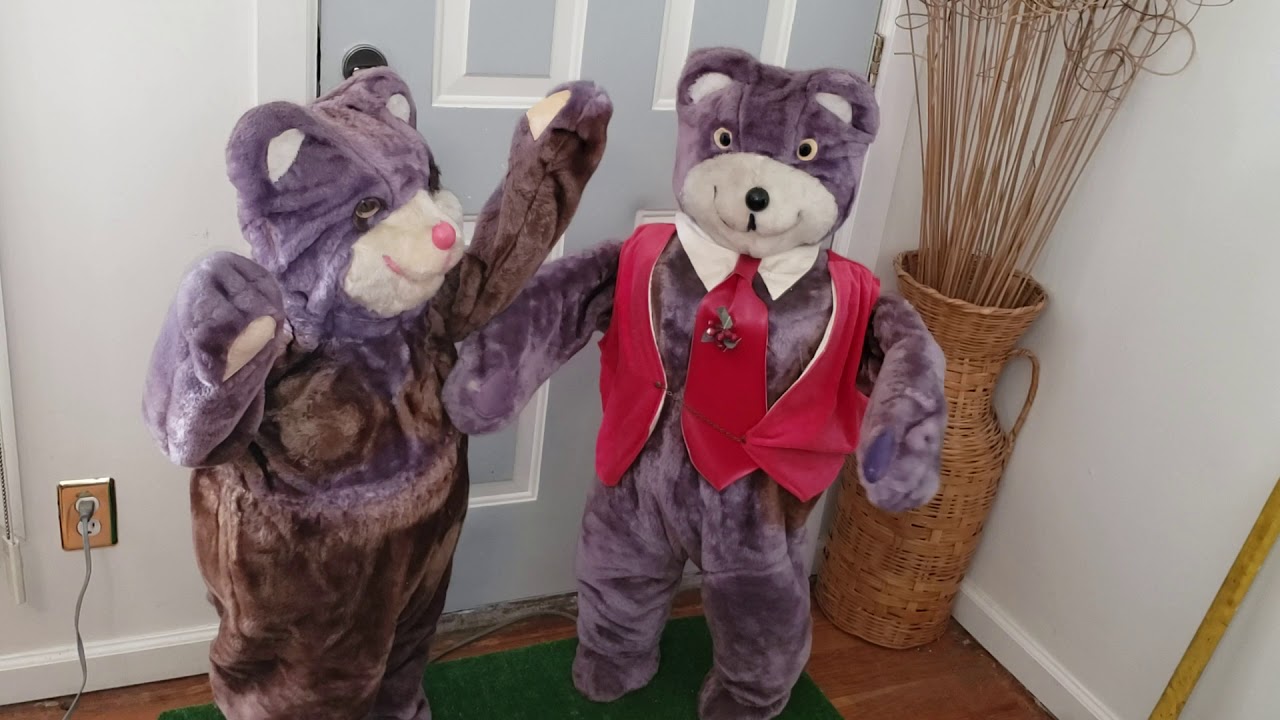 Harold Gale Animated Dancing Christmas Bears - YouTube