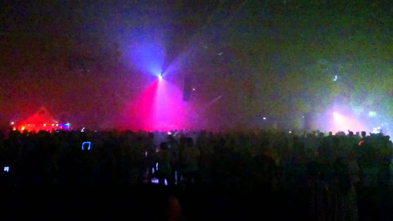 Summer Rave 2015 Hangar3 - YouTube