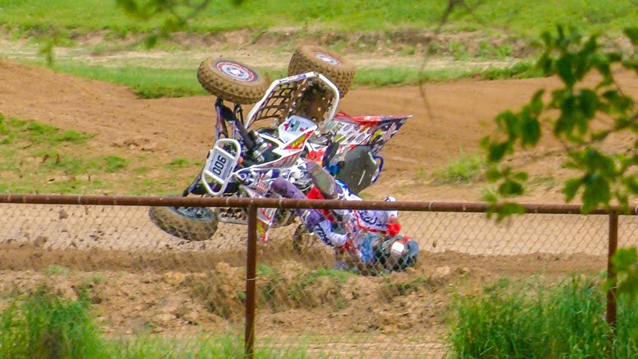 Crazy Holeshot Crash with Joey Norris at Underground MX! - YouTube