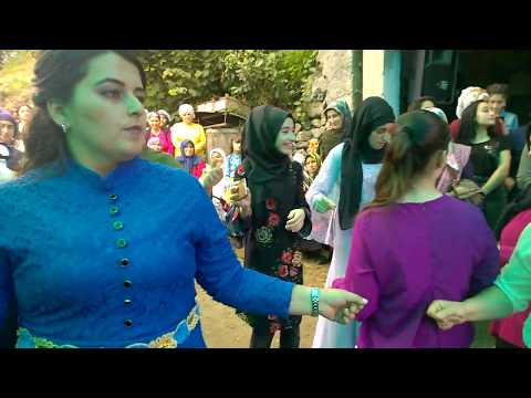 SEMA SEVİMİN KINA DÜĞÜNÜNDEN OYNUYOR DOSTU AKRABASI