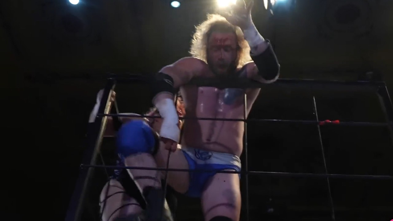 Steel Cage Match - Mickey Knuckles vs Colby Corino - YouTube