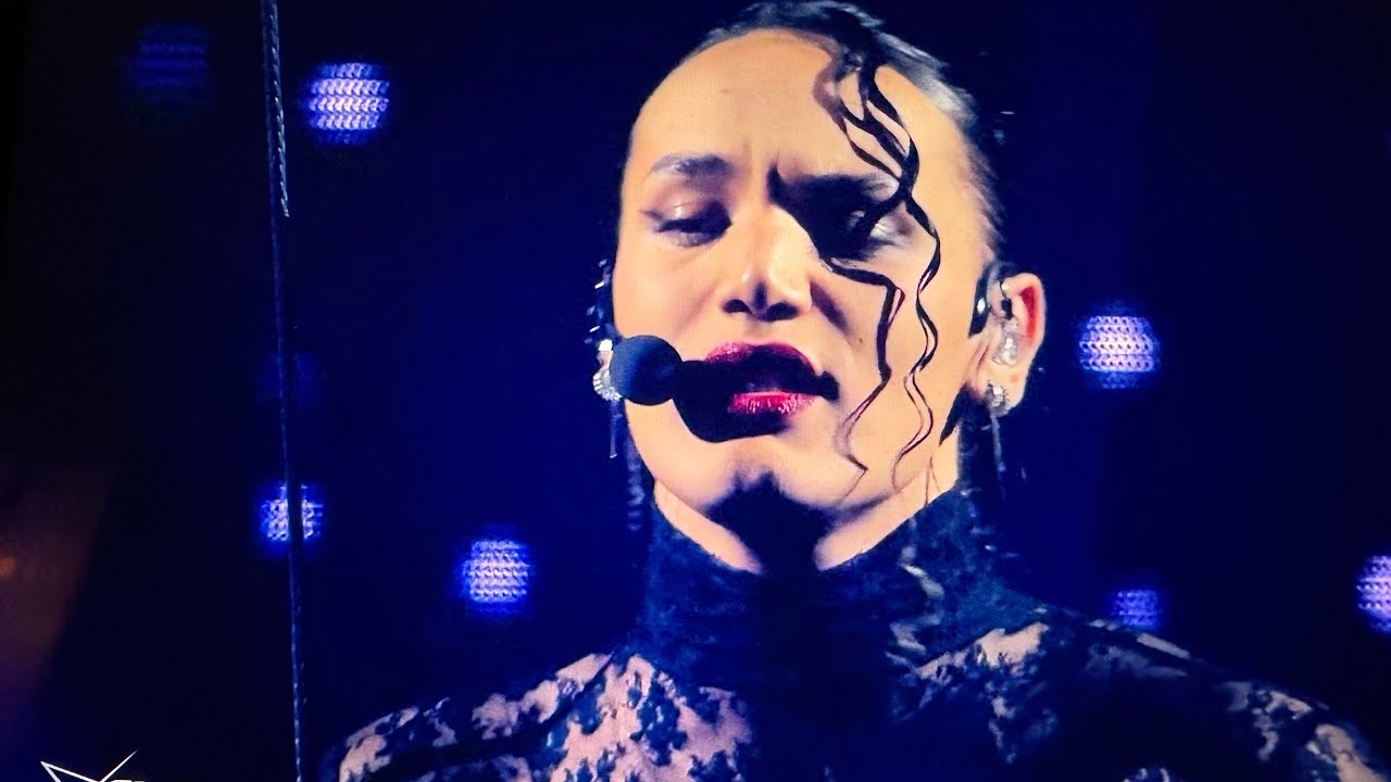 Concert Star Academy : Djebril chante « Diamond » de Rihanna - YouTube