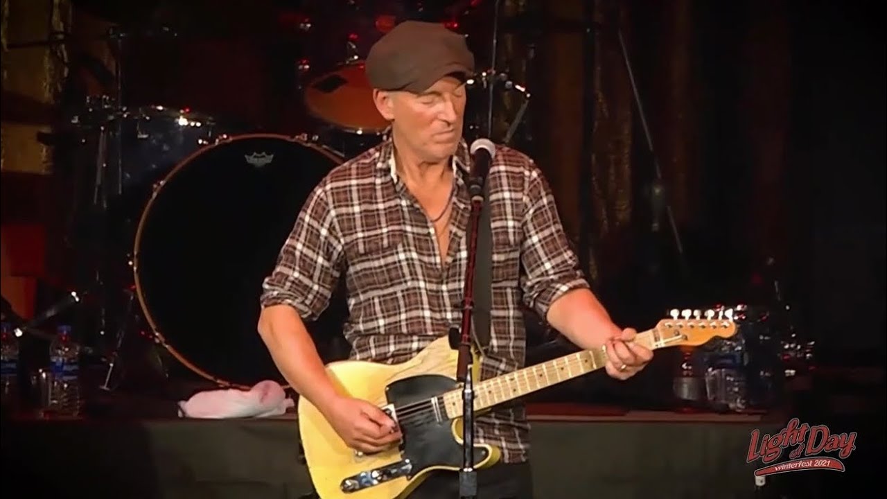 Light of Day - Bruce Springsteen (live at the Paramount Theatre, Asbury ...