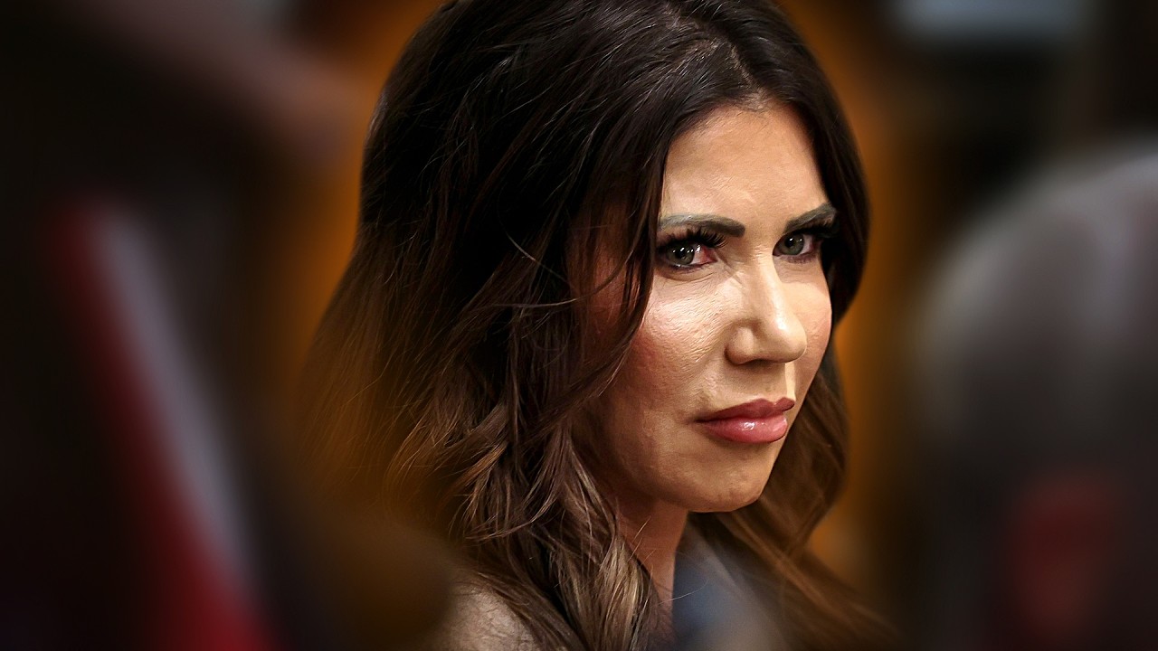10 Pics Of Kristi Noem's Formerly Thin Lips That Are Jarring To See ...
