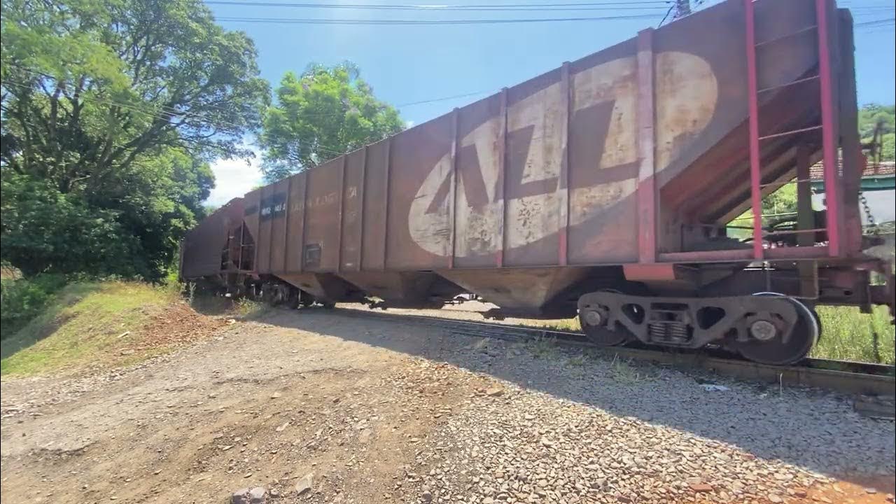 Duplex Cargueira Carregada da GT22 #4641 Rumo Com Locotrol no Fim da Carga - YouTube