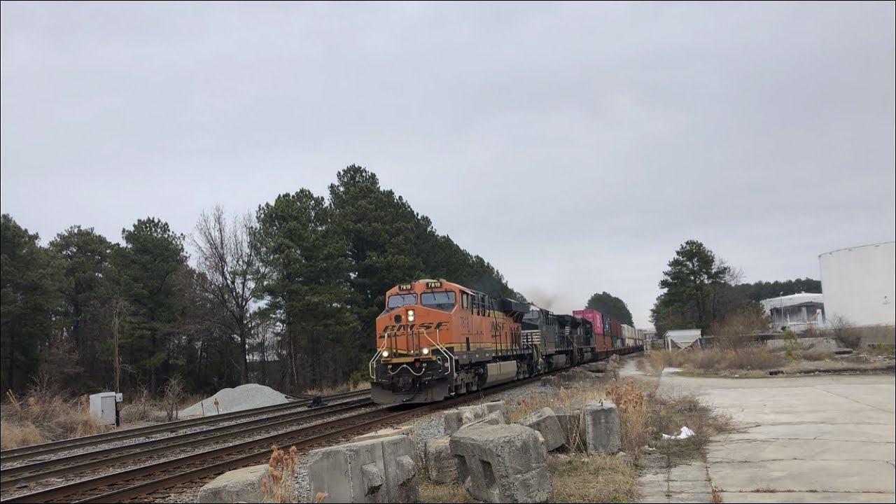 BNSF 7819 Leads NS 265 Thru Doraville, GA 12/30/2020 - YouTube