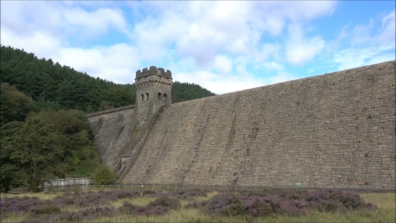 The Derwent dam: Dambusters Operation 'Chastise' practice site in 1943 ...