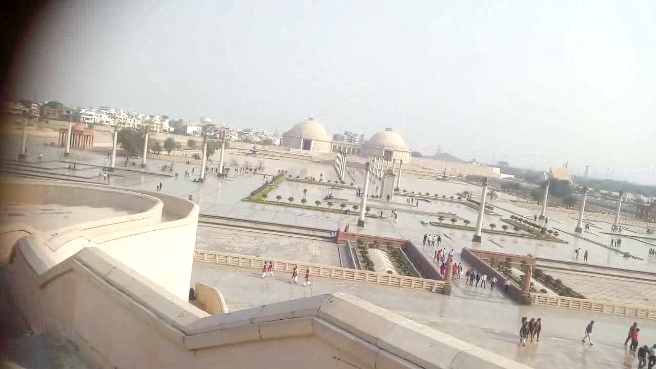 At hathi park in lucknow - YouTube