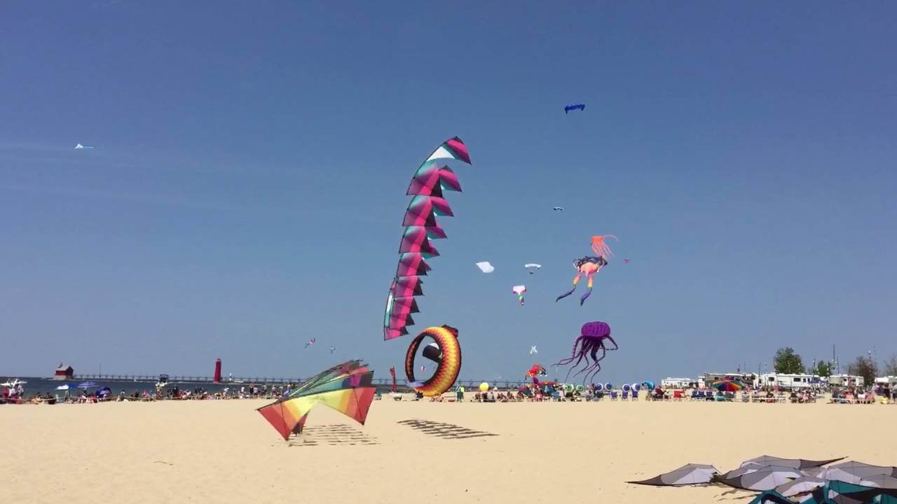 Sam Ritter and Lee Sedgwick Great Lakes Kite Fest 2016 - YouTube