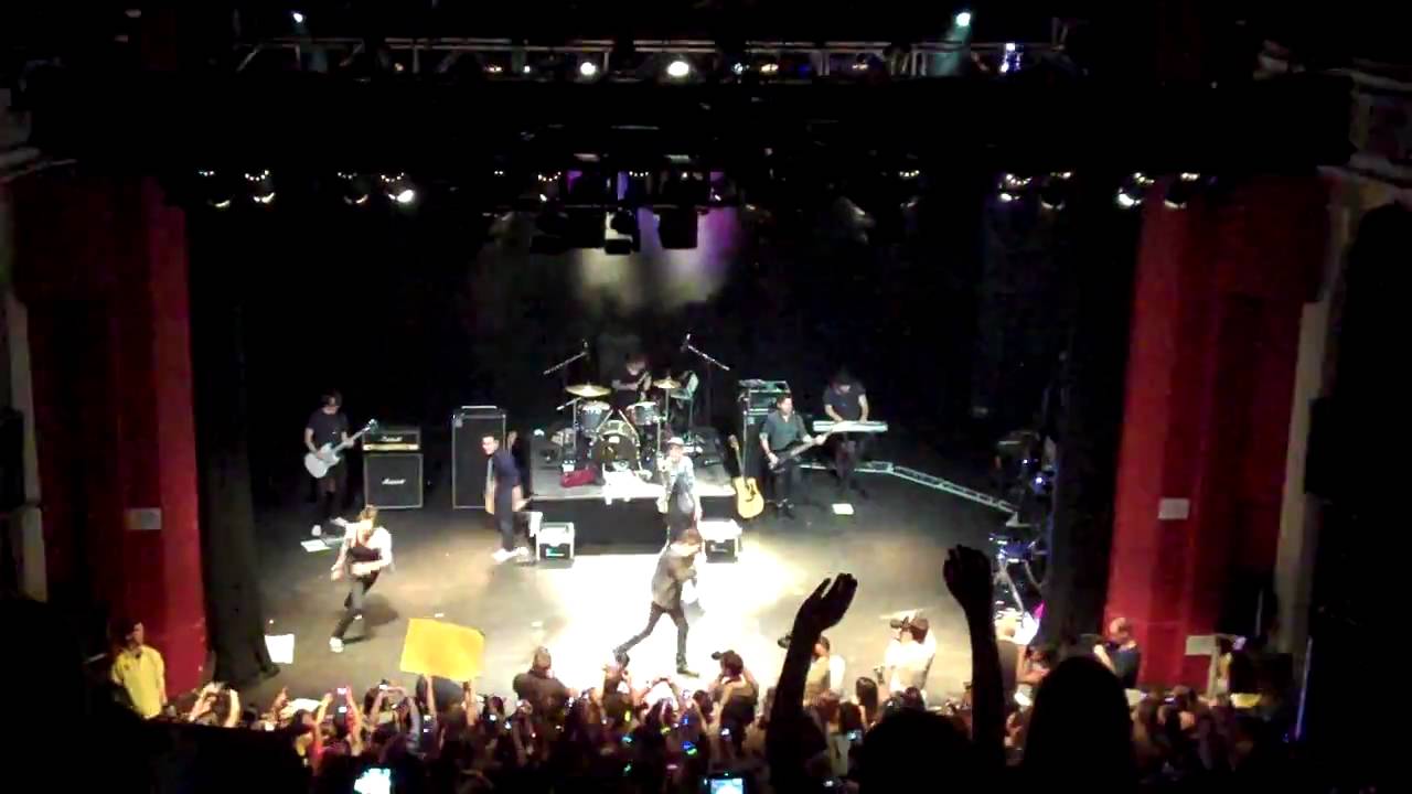 Big Time Rush Live - Famous - Live London April 2011 - YouTube