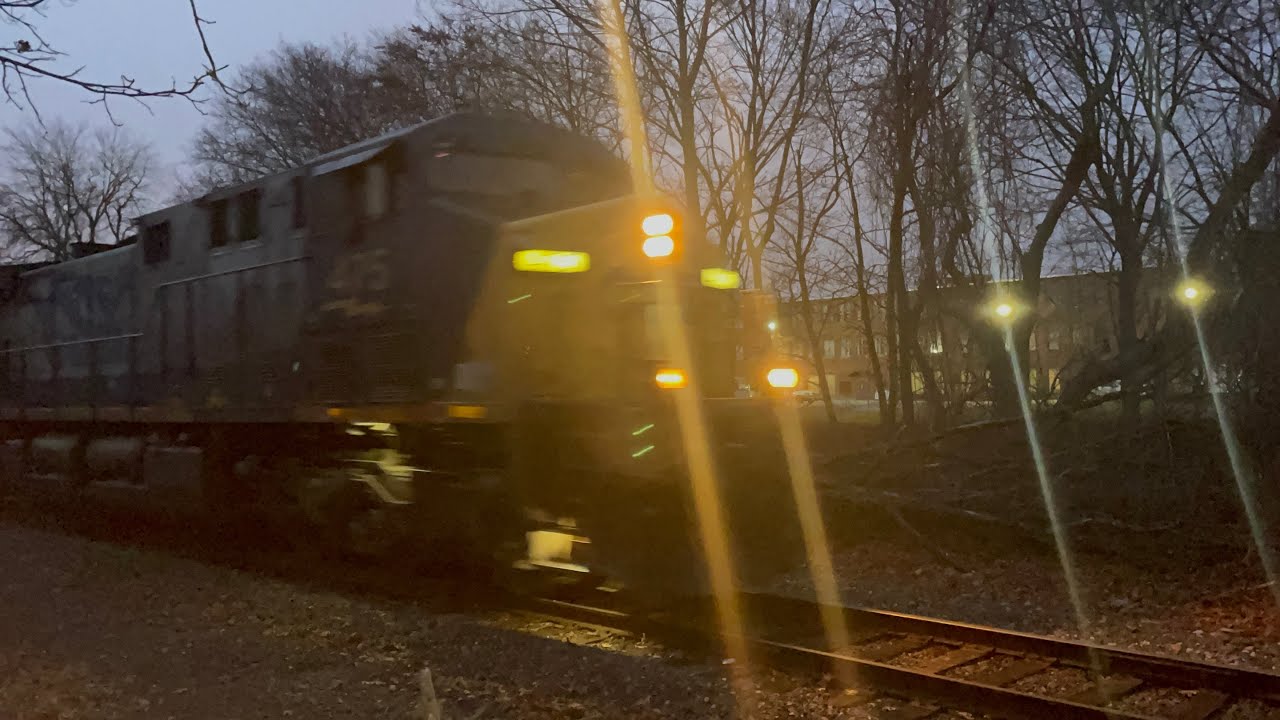 CSX M426 at CPF-303 with a decent sized freight to Portland [12-4-22 ...