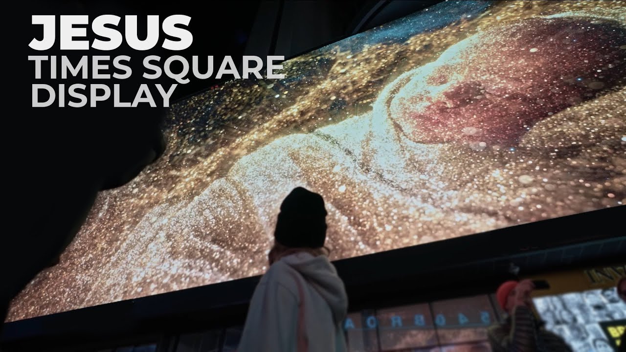 Times Square mesmerizes with stunning Birth of Jesus display - YouTube
